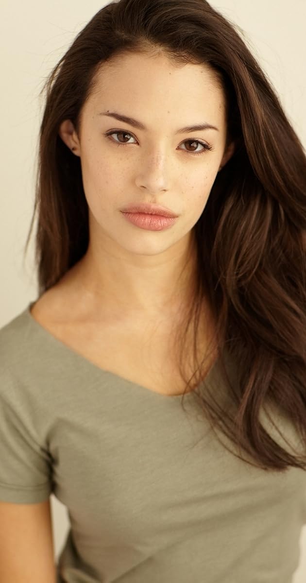 Chloe Bridges Biography